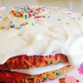 Υπέροχο Funfetti Cake! Θα κολλήσετε μαζί του! - Eimaimama.gr