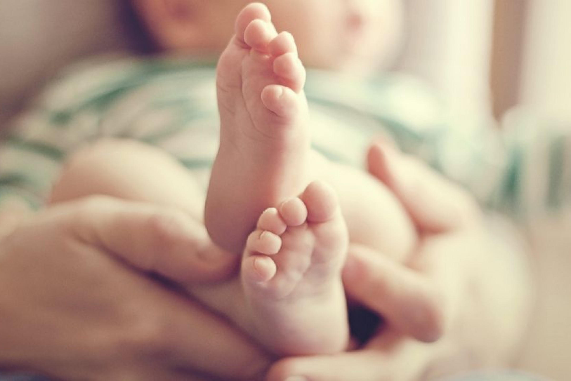 Κούνια; Κρεβατάκι; Λίκνο; Καλαθούνα; Πορτ μπεμπέ; - Eimaimama.gr