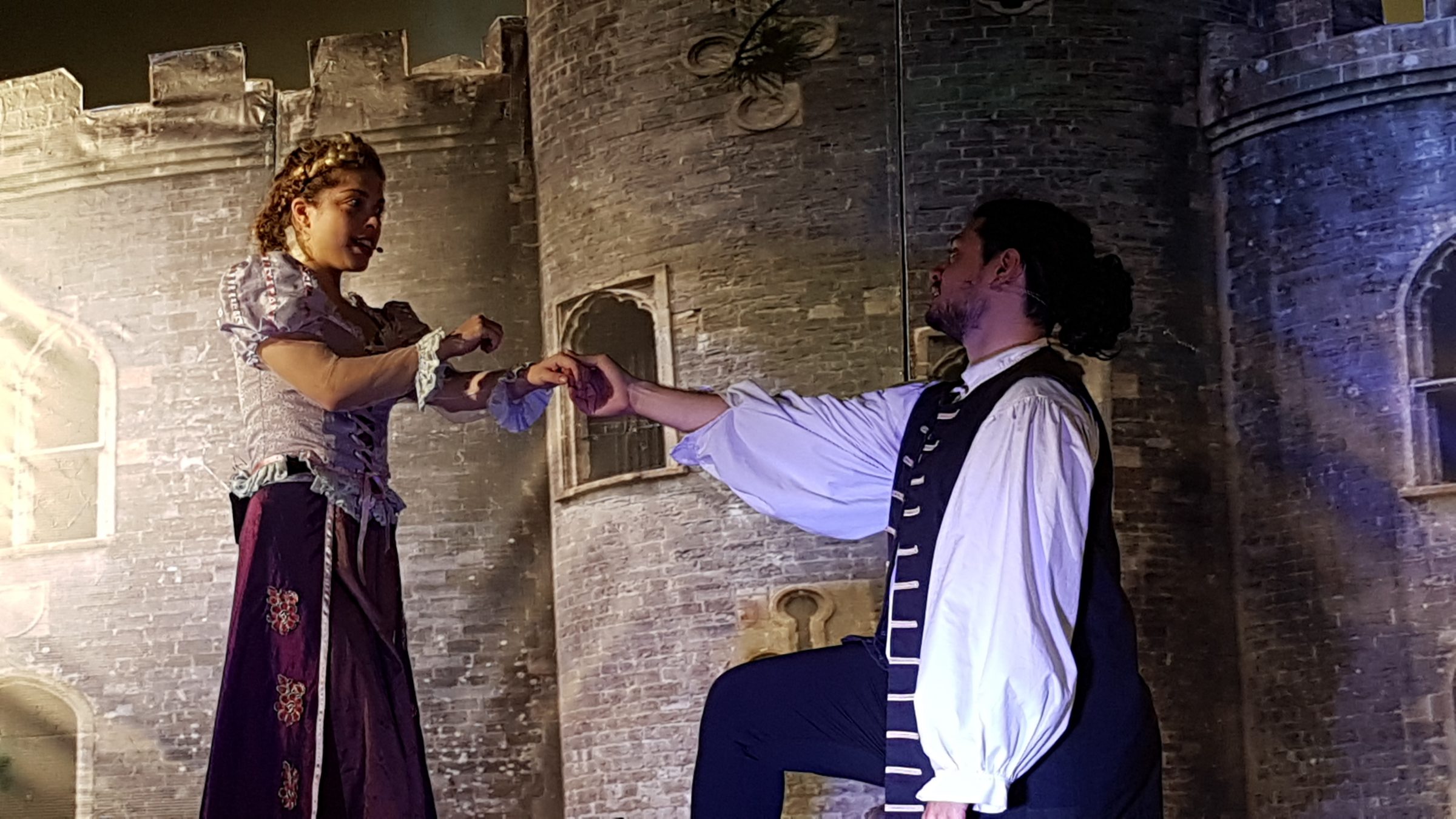 ΘΕΑΤΡΙΚΗ ΠΑΡΑΣΤΑΣΗ & ΔΩΡΕΑΝ ΧΡΙΣΤΟΥΓΕΝΝΙΑΤΙΚΟ EVENT στο ΙΝΤΕΑΛ ...