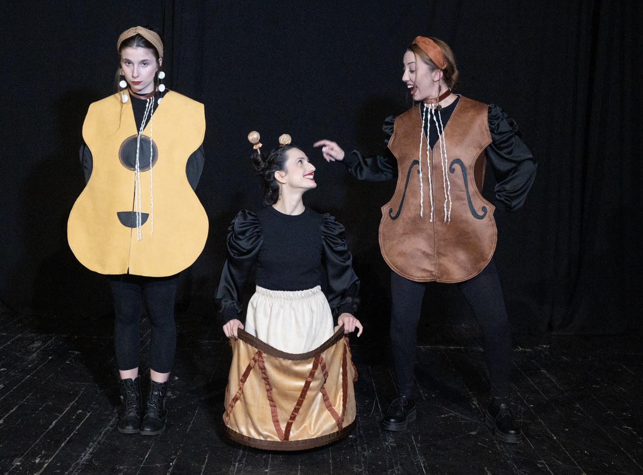 "ΧΟΡΔΕΣ": Μια συγκινητική παράσταση για την άσκηση bullying στη διαφορετικότητα - Eimaimama.gr